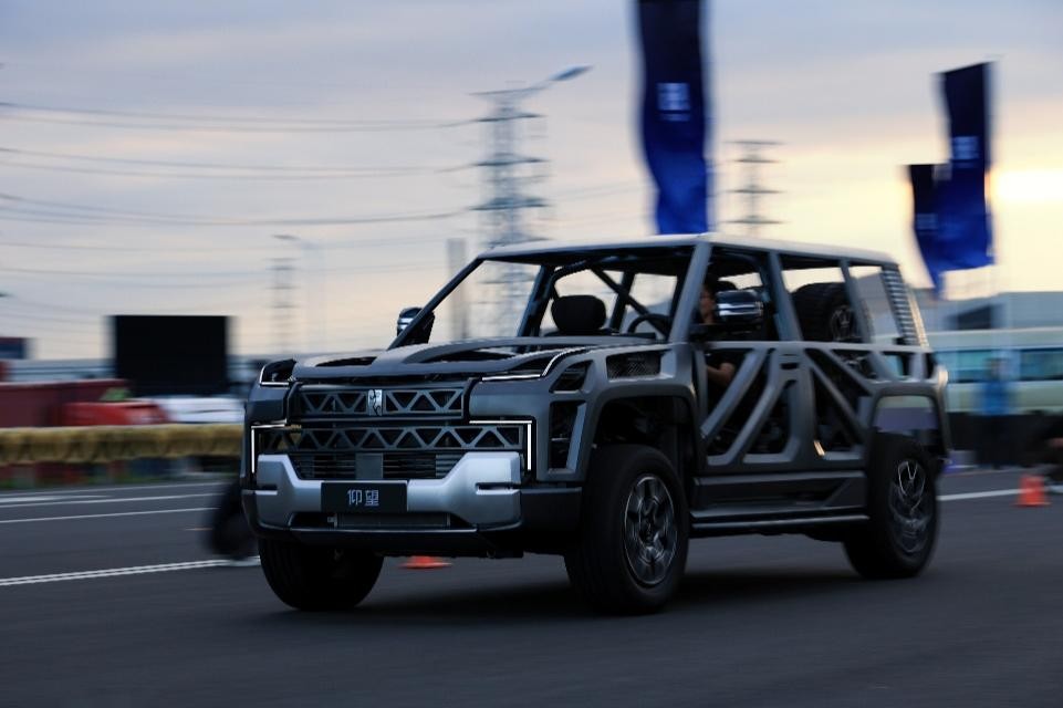 易四方概念车颠覆安全想象，分布式驱动是最大功臣？_搜狐汽车_搜狐网