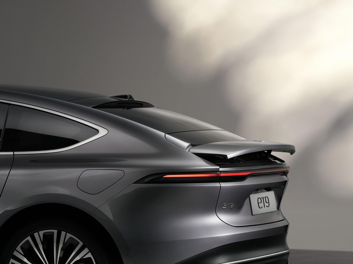 炫技还是实力？蔚来ET9直奔80万的高端怀抱_搜狐汽车_搜狐网