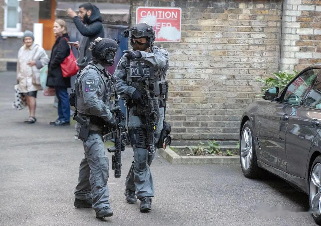 不列颠反恐利剑（1）——CTSFO伦敦分局的装备发展历程_行动