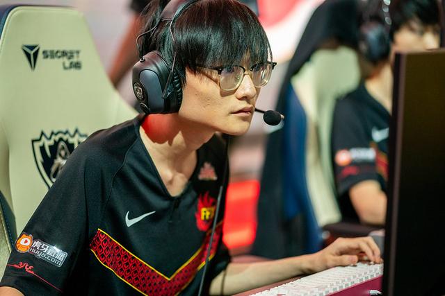 英雄联盟：Tian采访——季中杯不管跟LCK哪个队交手，都会很有趣_选手