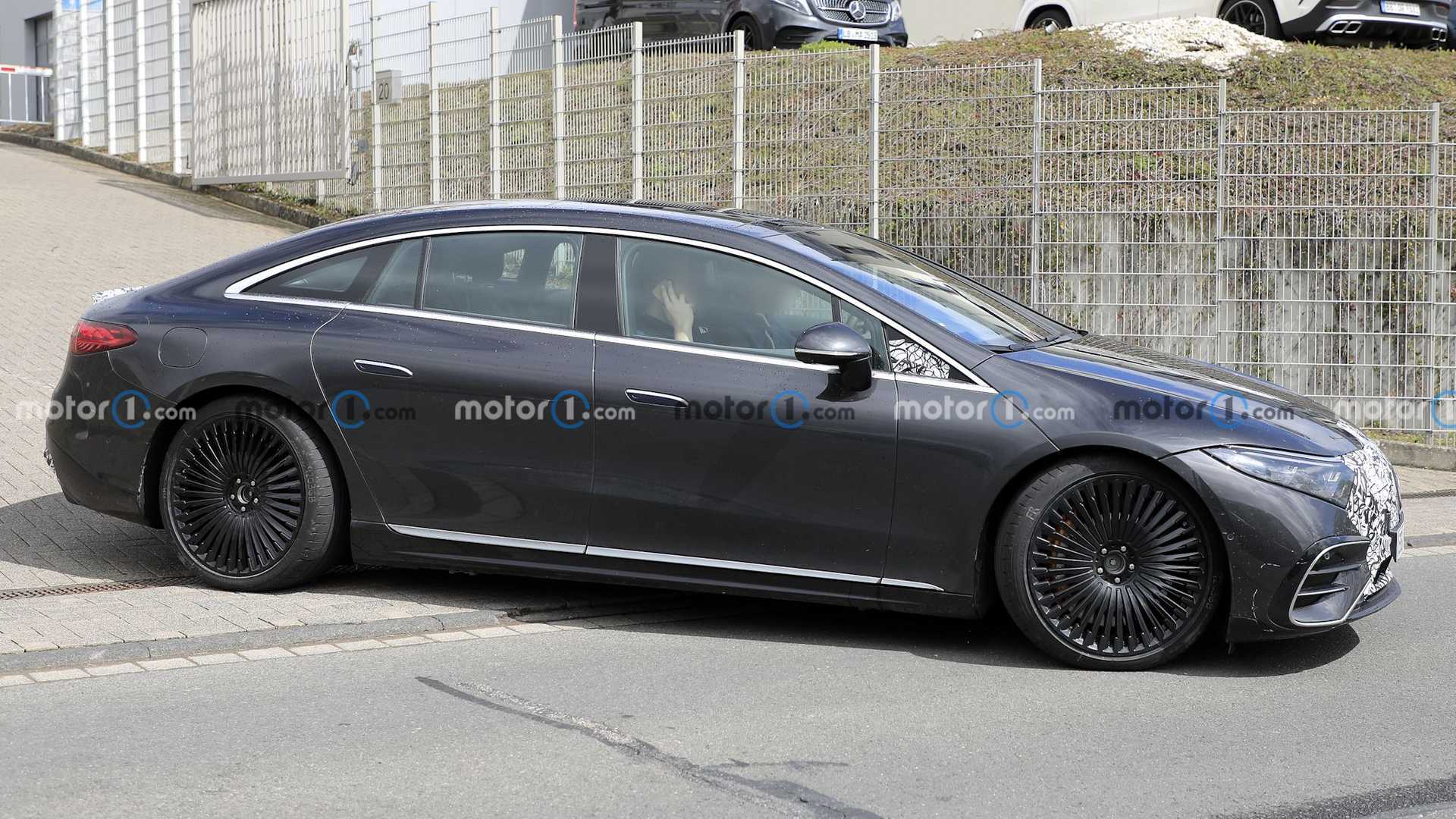 梅赛德斯-AMG EQS谍照曝光，设计与奔驰EQS接近_搜狐汽车_搜狐网