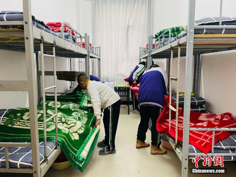 青海玛多地震灾区学生如期开学-搜狐大视野-搜狐新闻