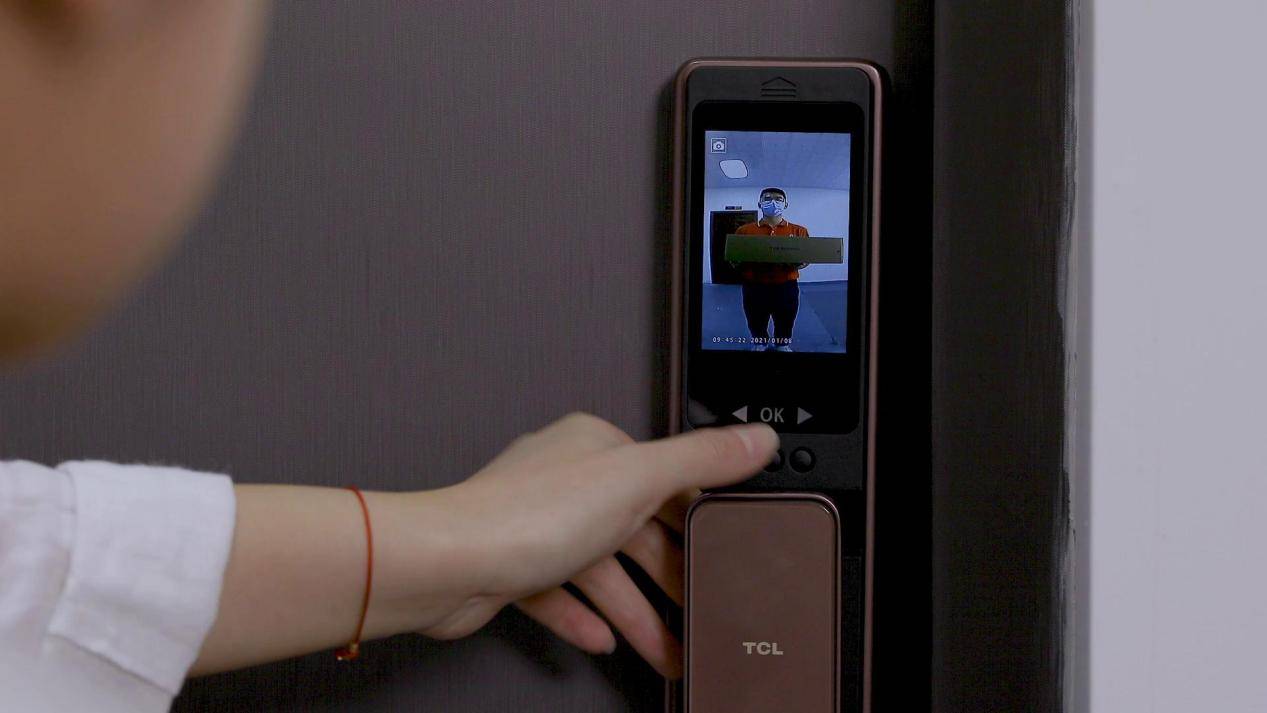 TCL智能锁哪款好用？3D人脸识别X7S防护安全看得见_门锁