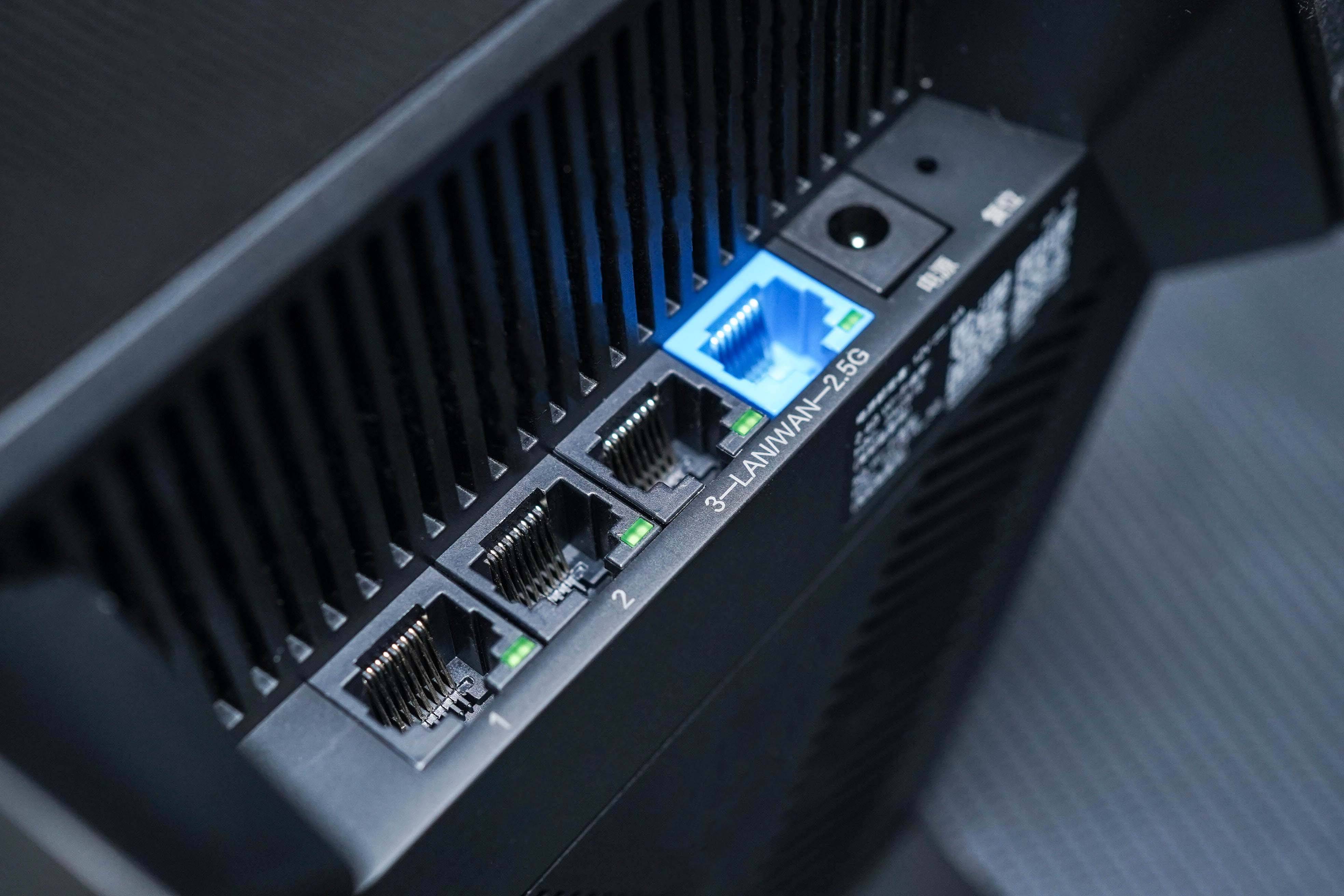 剑走偏锋 新华三H3C Magic NX15000 企业级路由器 使用体验_定向天线_信号_速率