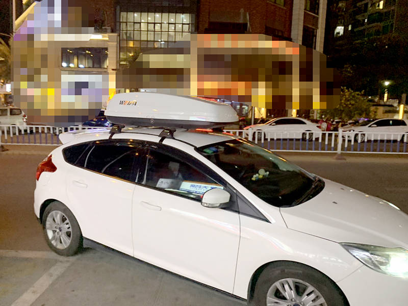 福特福克斯搭载韦帕车顶行李箱 山系列车顶箱-搜狐大视野-搜狐新闻