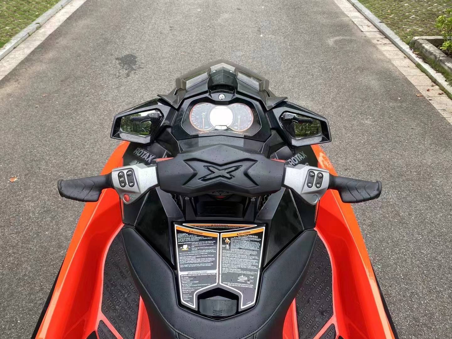 畅享夏日清凉，手持5万享庞巴迪RXP300摩托艇潮酷新玩法！_搜狐汽车_搜狐网