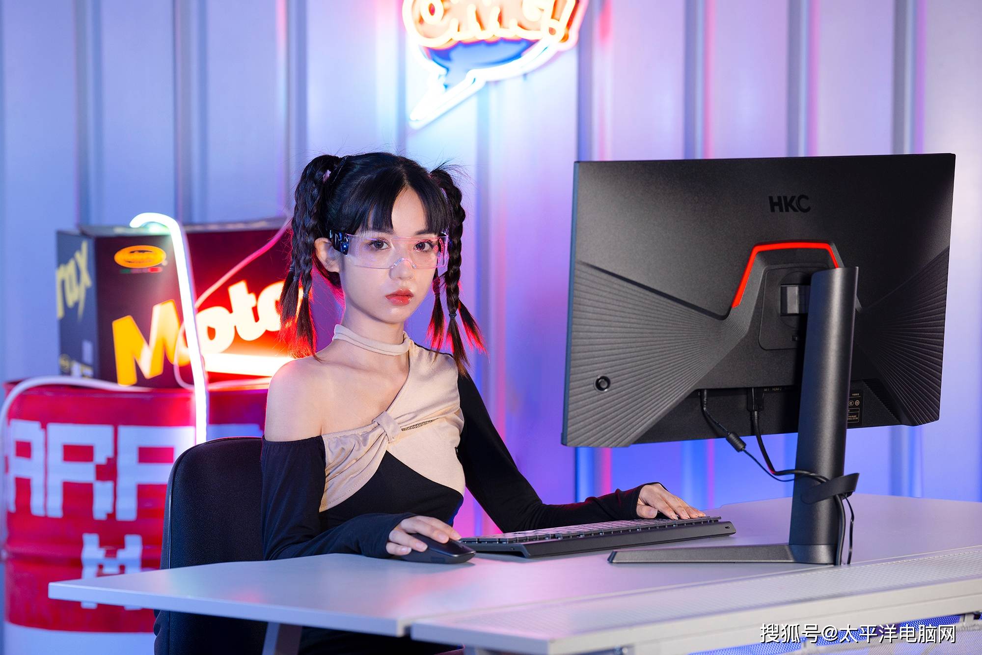 4K144Hz战未来，HKC猎鹰VG273U电竞显示器赏析-搜狐大视野-搜狐新闻