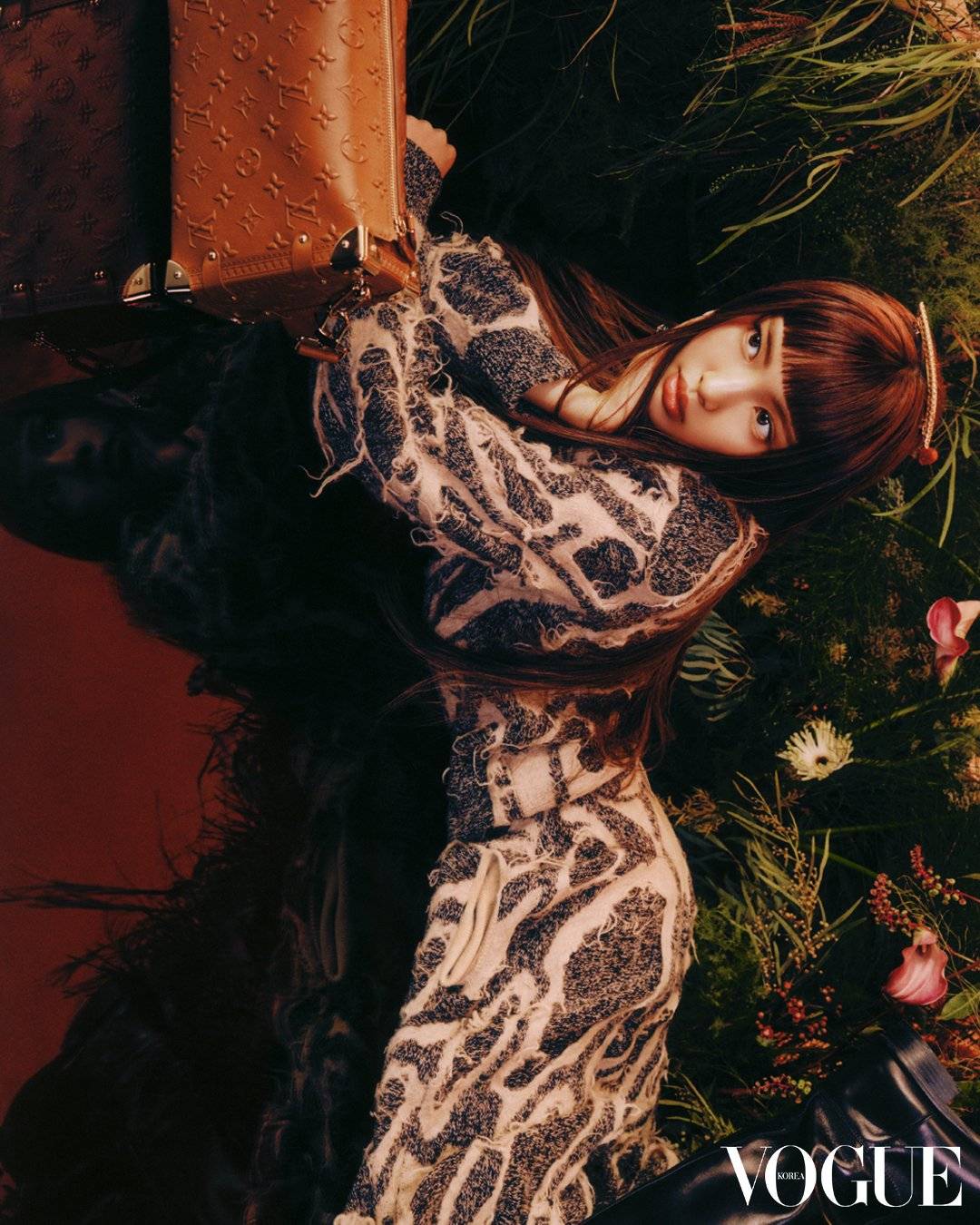 表现力超绝的少女！NewJeans成员HYEIN登《VOGUE》-搜狐大视野-搜狐新闻