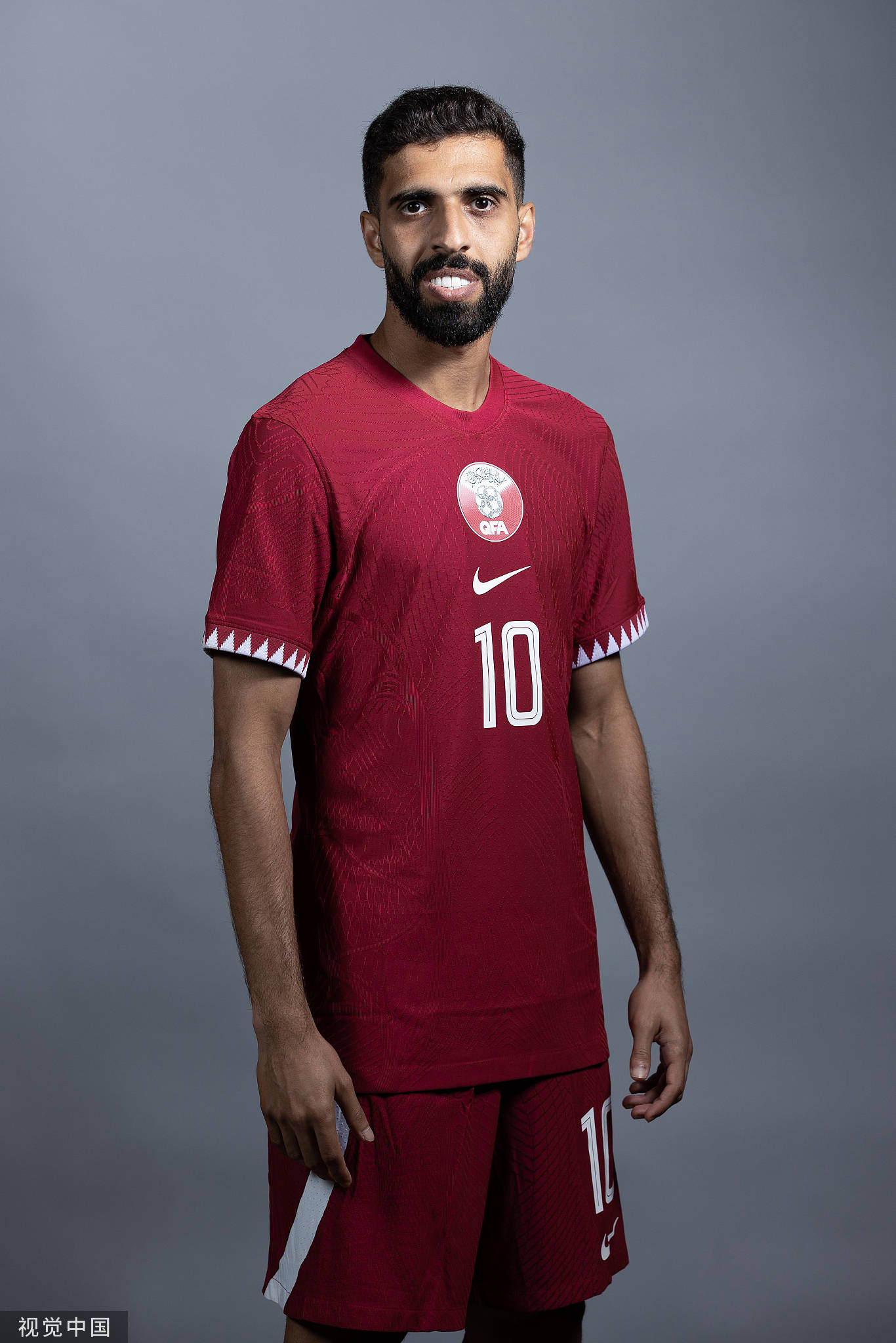 高清图：2022卡塔尔世界杯 卡塔尔队拍摄官方写真-搜狐大视野-搜狐新闻