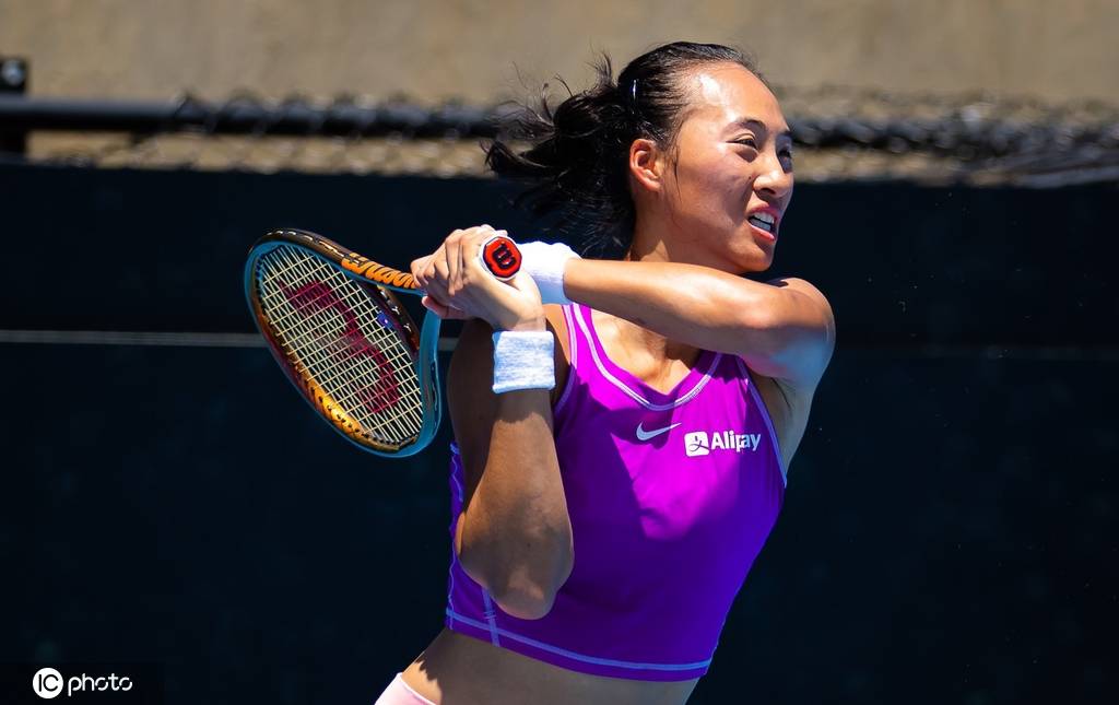 WTA阿德莱德国际赛第2站资格赛决胜轮：郑钦文获胜-搜狐大视野-搜狐新闻