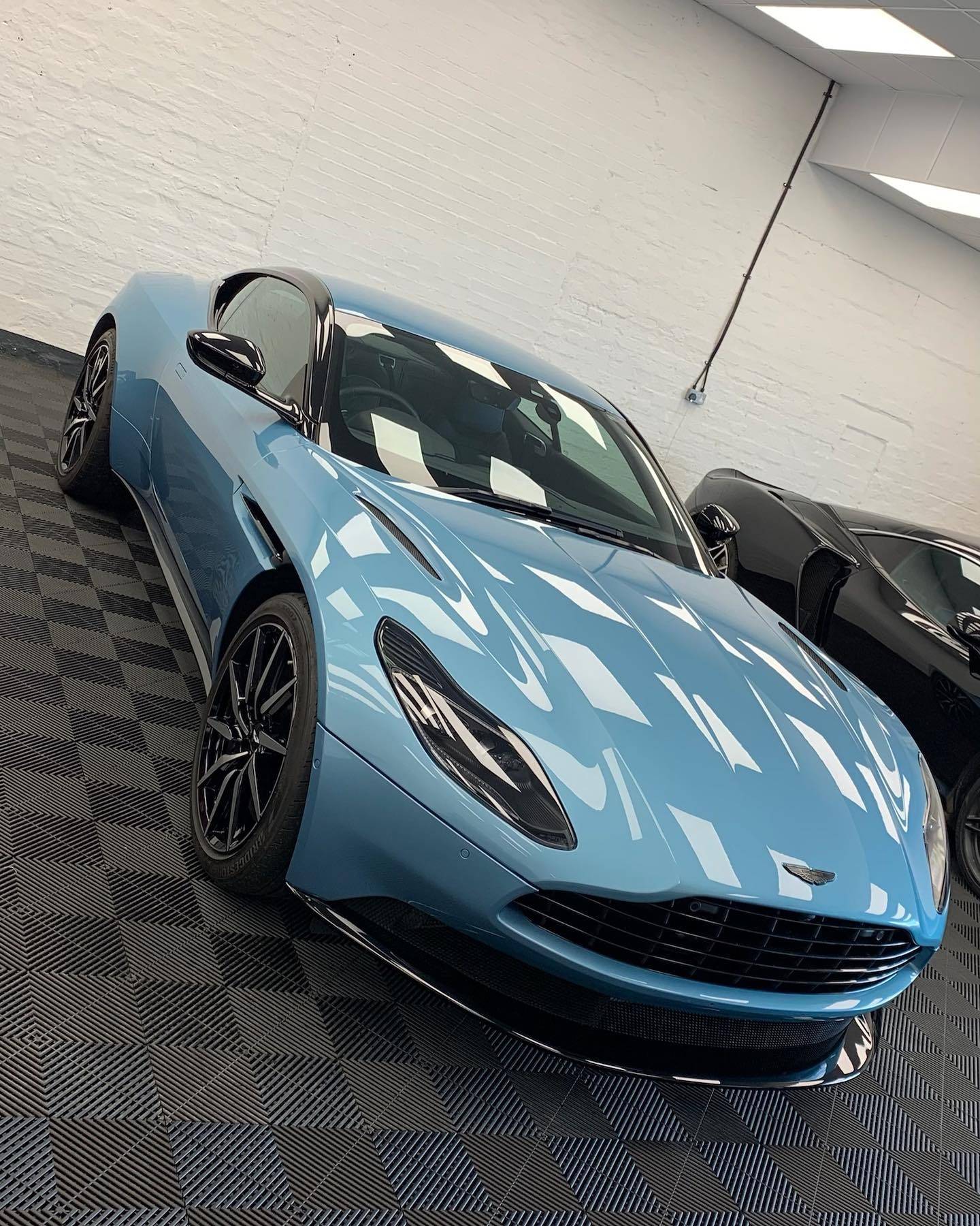 DB11的前脸怎么样？贴了XPEL更帅了_搜狐汽车_搜狐网