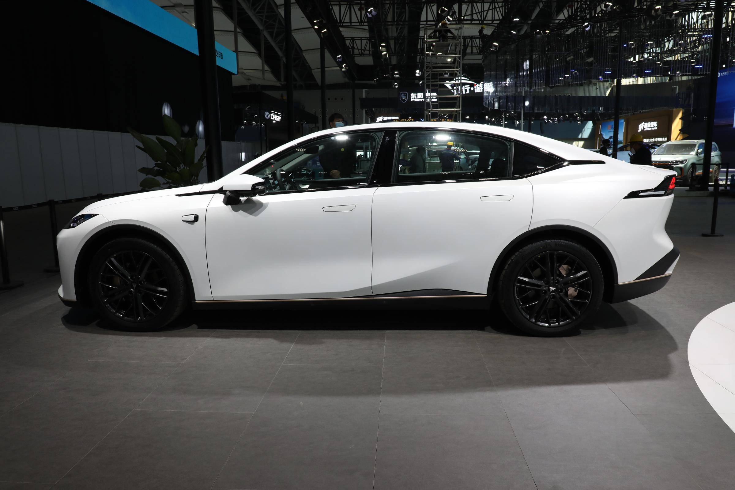 比亚迪海豹同级，长安深蓝SL03 4月交付7756辆，限时补贴2.2万元_搜狐汽车_搜狐网