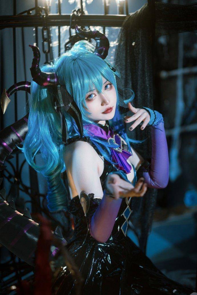 cos：miku小恶魔Cosplay正片9P-物部弥生-搜狐大视野-搜狐新闻
