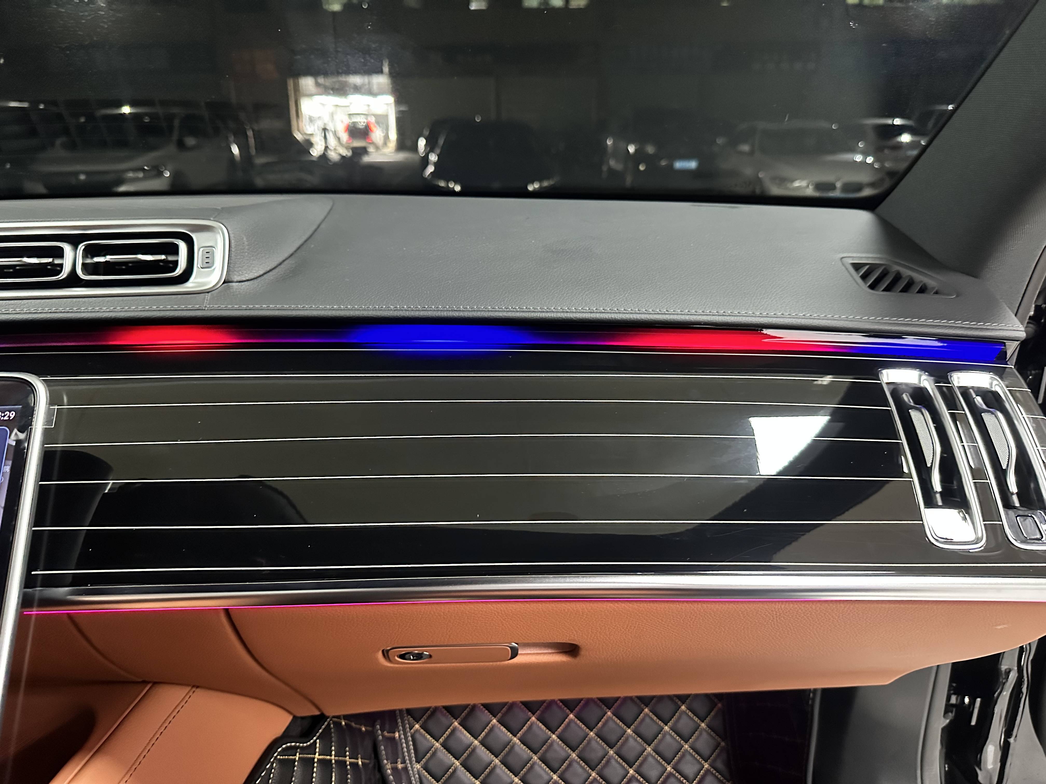 2023年新款迈巴赫S480加装主动式氛围灯和升级前后4D旋转高音_搜狐汽车_搜狐网