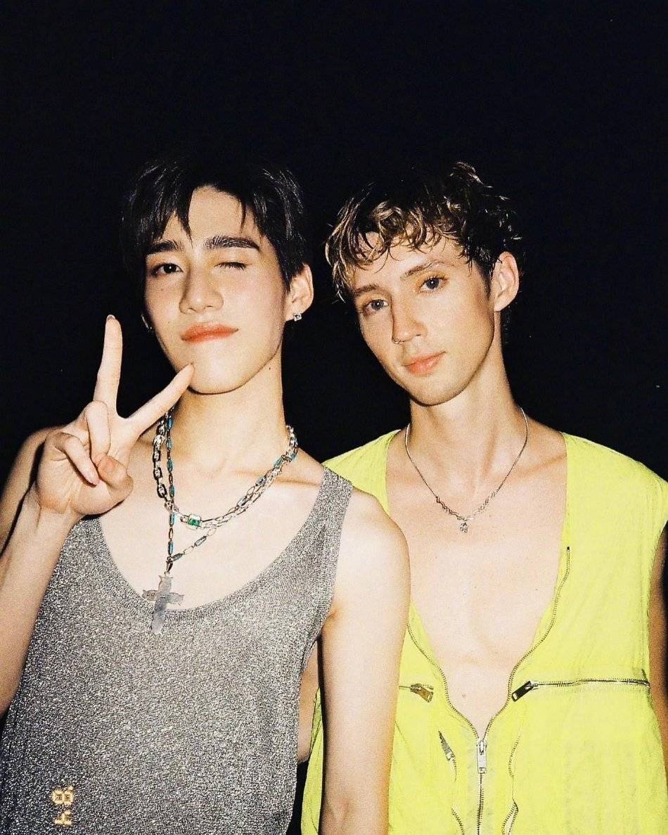 PP和戳爷合作MV发布 两人同框合影梦幻联动!-搜狐大视野-搜狐新闻