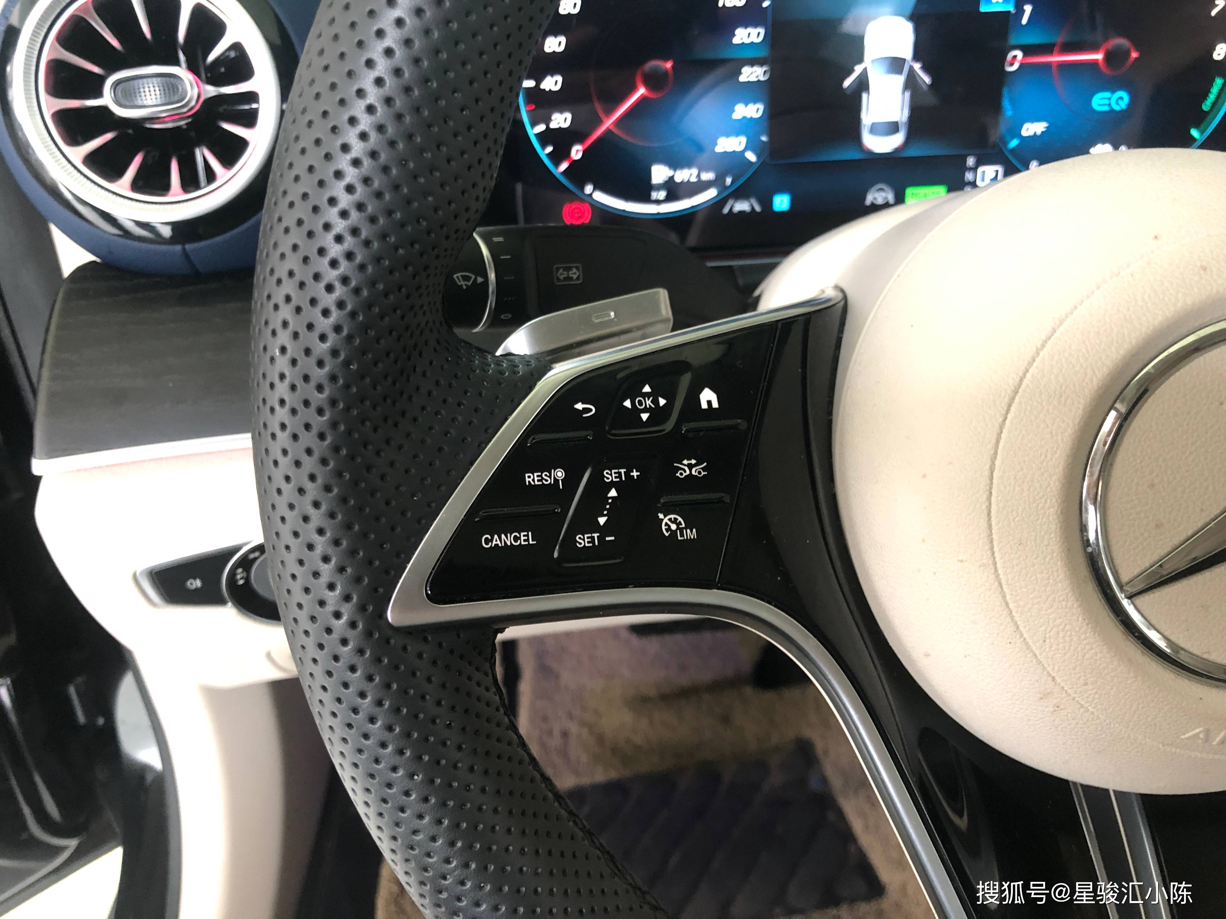 奔驰23款E350eL插电混动型升级23P驾驶辅助和HUD抬头显示 让驾驶更加得心应手_搜狐汽车_搜狐网