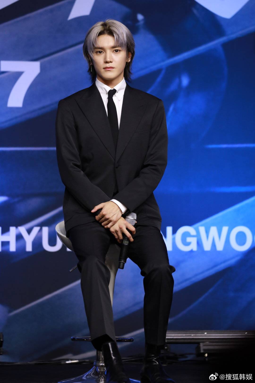 NCT127举行正规五辑记者会 西装革履的一粒七好帅-搜狐大视野-搜狐新闻