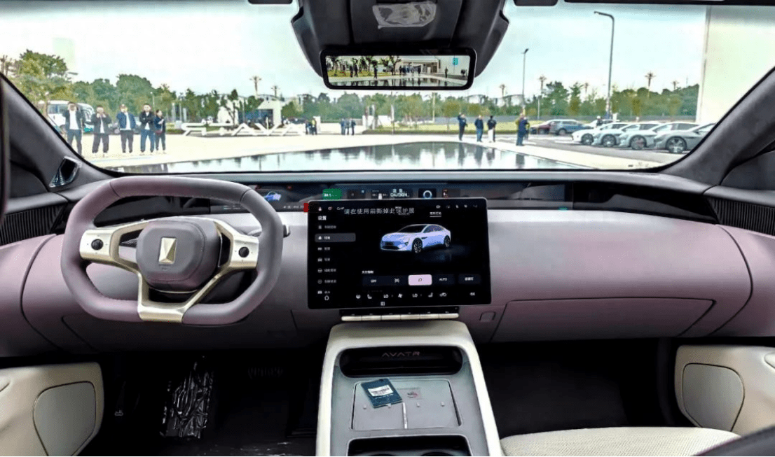 长江后浪推前浪，阿维塔12能给蔚来ET7带来多大压力？_搜狐汽车_搜狐网