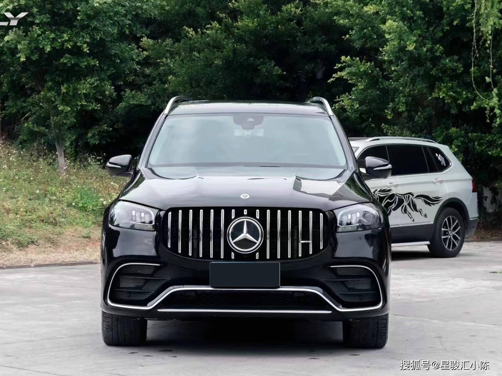 奔驰美规版21款GLS450升级原厂HUD抬头显示平视系统，提高行车安全性。_搜狐汽车_搜狐网