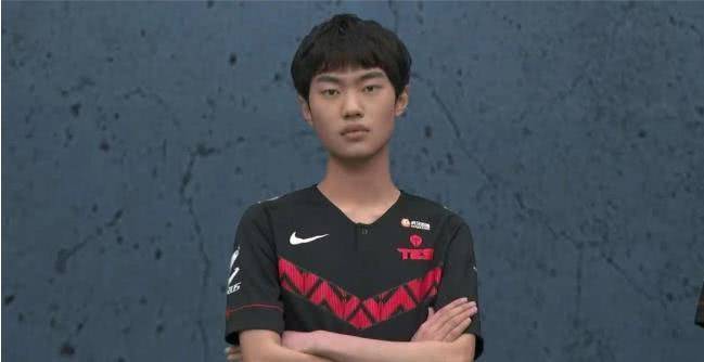 JKL夺冠只是运气好？纵观身边的队友，uzi一点不比他差！_knight