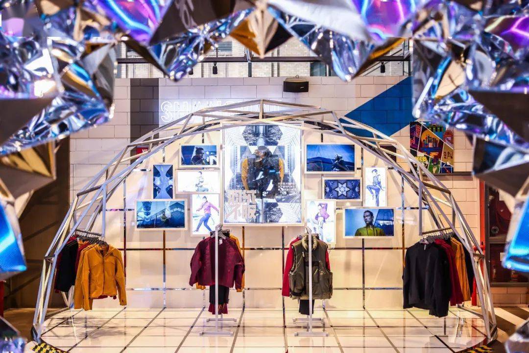阿迪达斯联合UCCA Lab打造 冬日幻境， 全国门店线上线下联动，开启羽绒不服沉浸式体验-搜狐大视野-搜狐新闻
