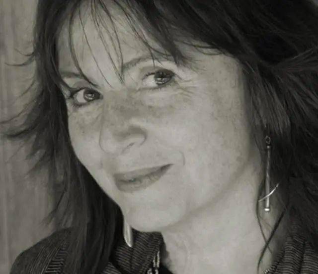 她设计了Google标志，从未想过这LOGO会让她闻名于世_Logo