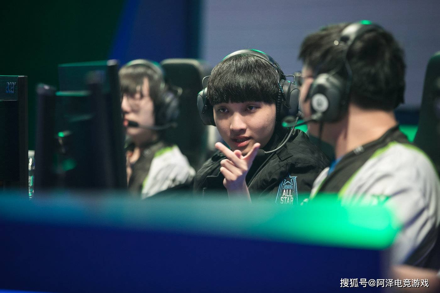 【LPL选手故事】LGD.xiye—如一_比赛