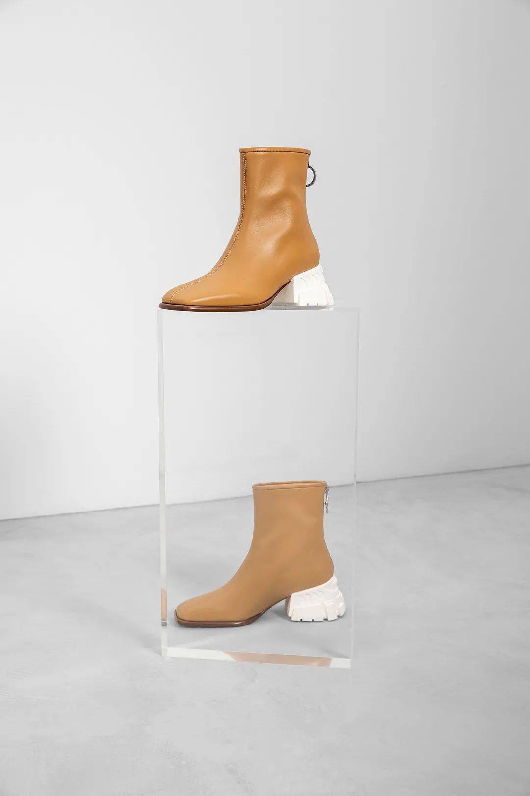 凭个性小白鞋出圈的国货品牌Choco Concert_设计