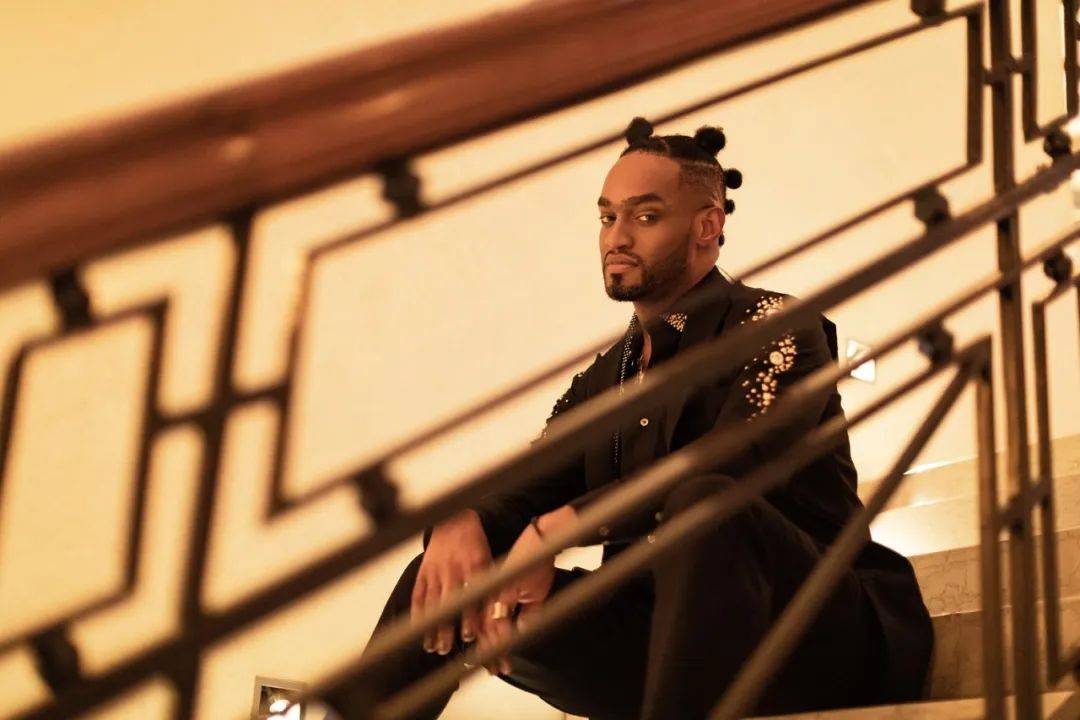 今晚CHAIR CLUB呈现城里面最好的R&B演出，上海音乐现场的顶级乐队一起带你遨游R&B的世界_Show