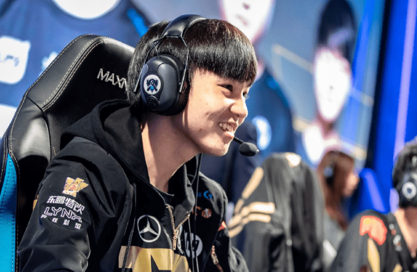 RNG拿下六连胜！Mlxg分析小虎与严君泽、姿态的最大区别_选手