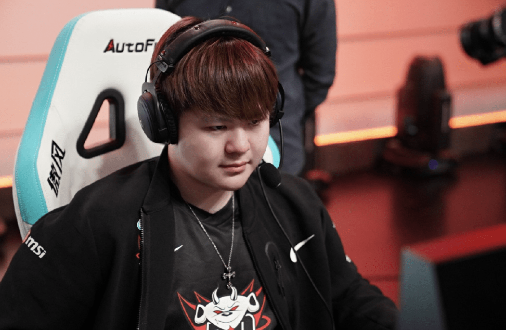 JDG完胜RNG，队员表现引热议，赛后Zoom的一番话很真实_比赛