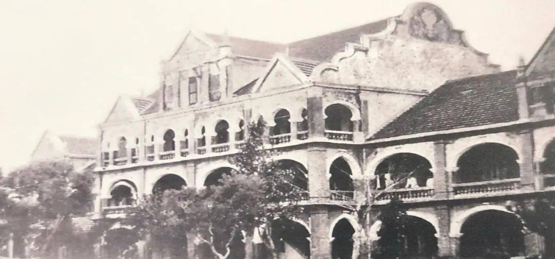 厦门大学，100岁生日快乐！从举步维艰到南方之强，它藏着40万厦大人的青春..._陈嘉庚