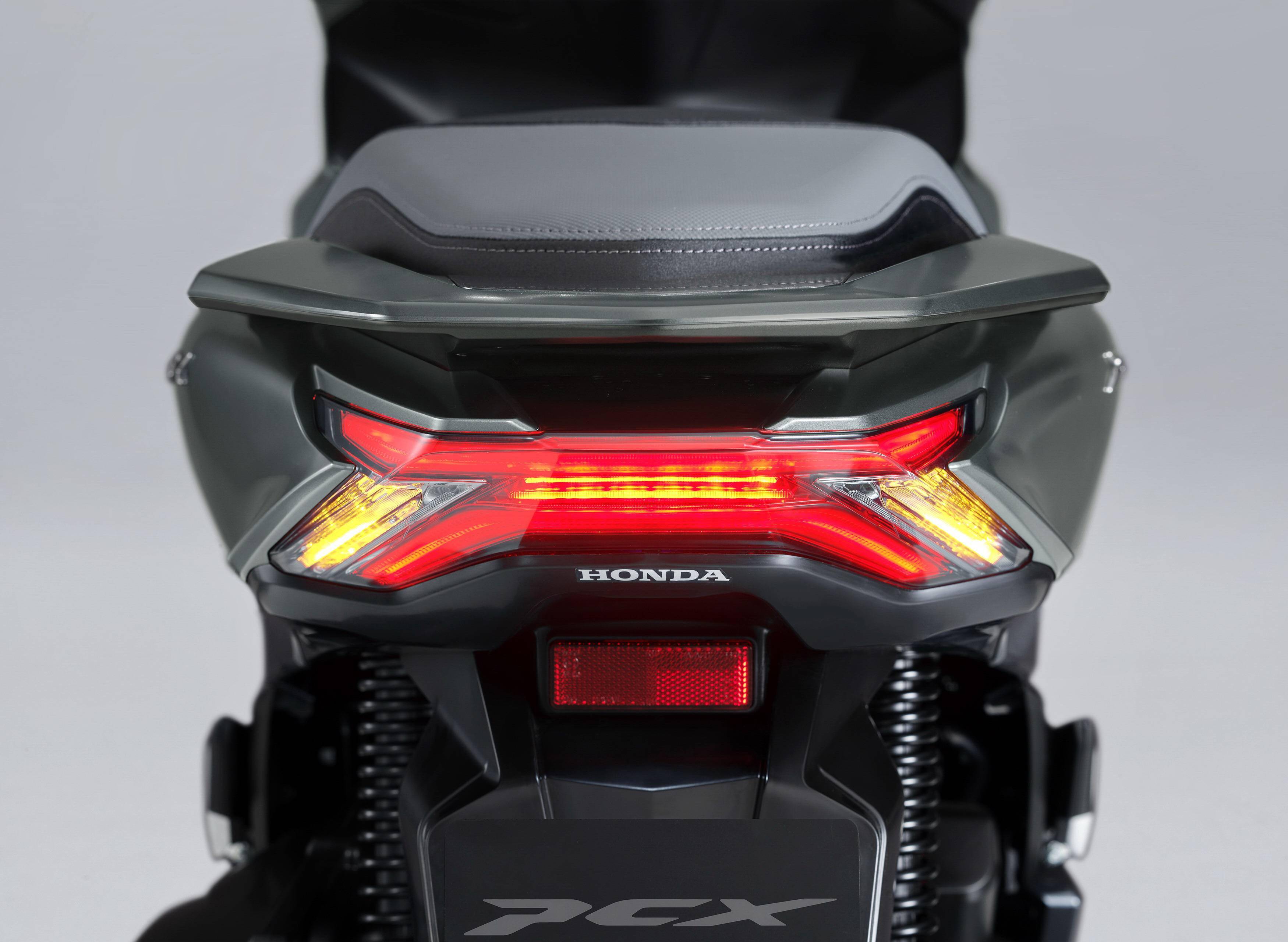 Honda 新一代 PCX 2021 系列：技术示意图（车体篇）_搜狐汽车_搜狐网