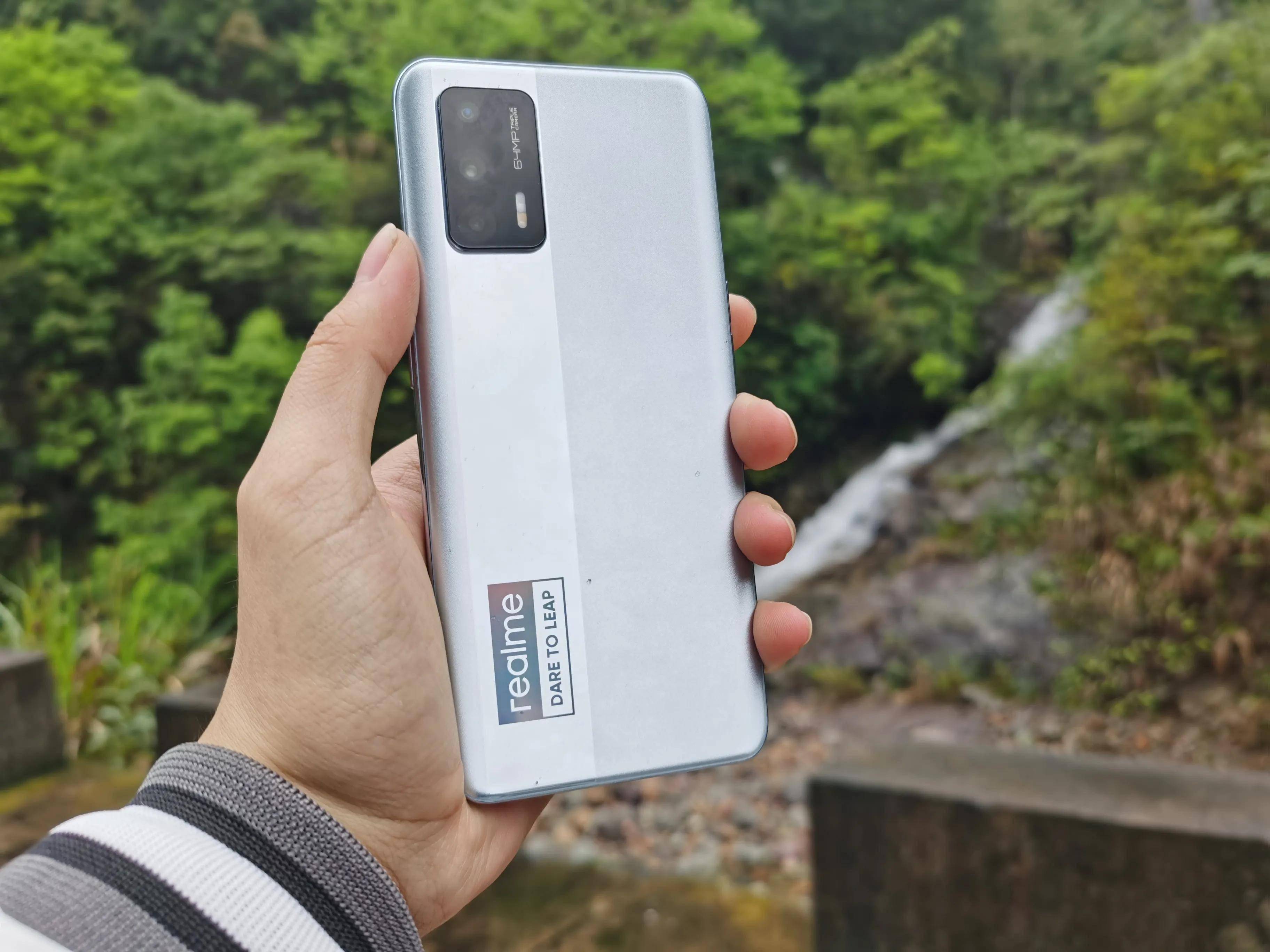 差价200，买红米K40还是真我GT Neo？线下店店长的建议说到心坎了_方面