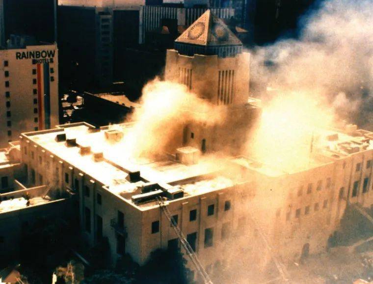 一场大火，烧不尽我们对图书馆的热爱_写作