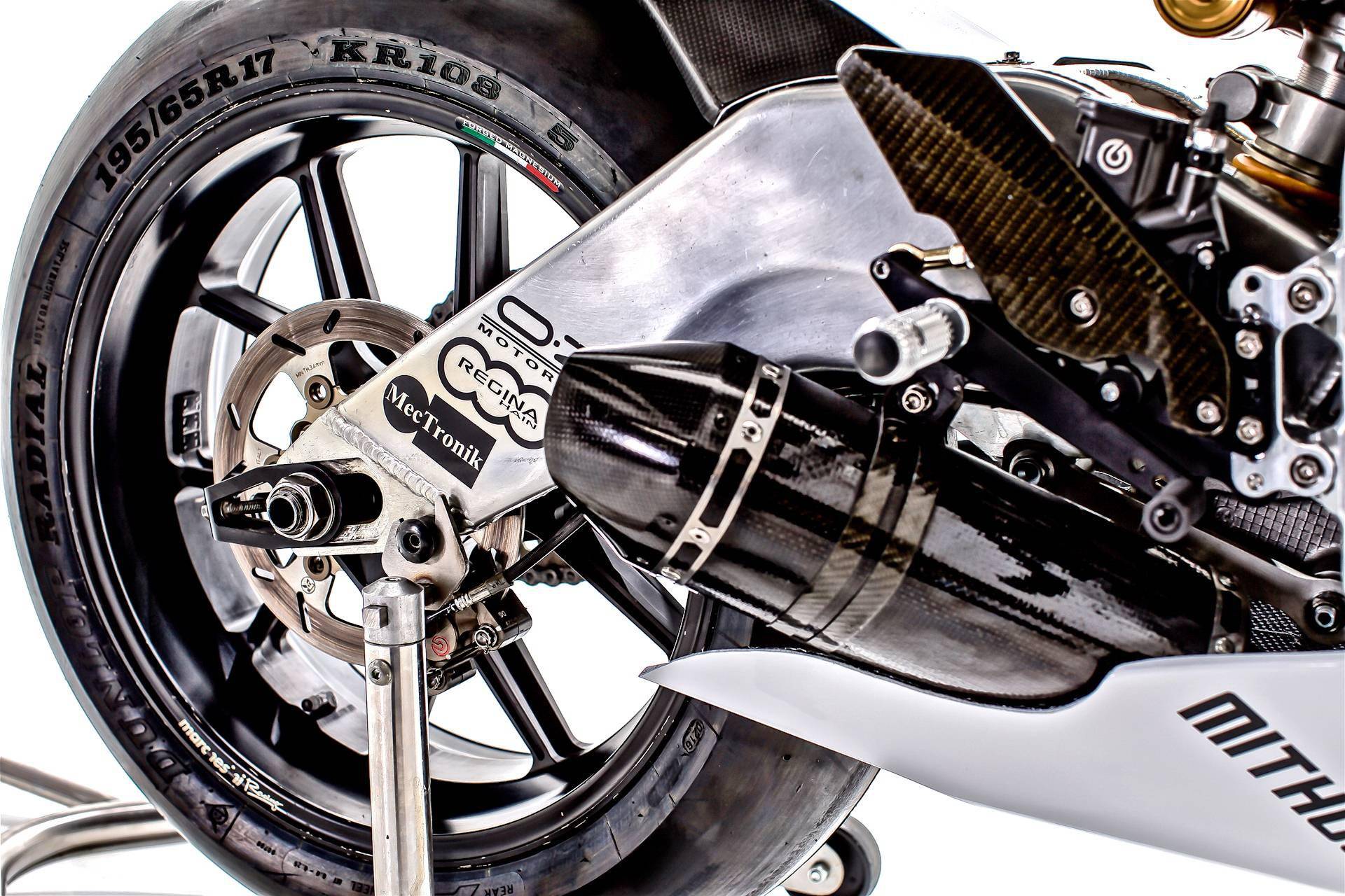 Suter MMX2、在售的直列四缸 Moto2 赛车（R6 版）_搜狐汽车_搜狐网
