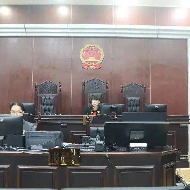 贺州一变态佬！专门偷女性内衣内裤！邱某德