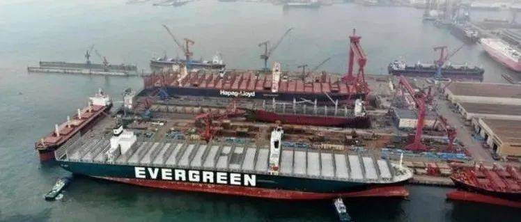 “长赐”轮在青岛开始维修作业_运河