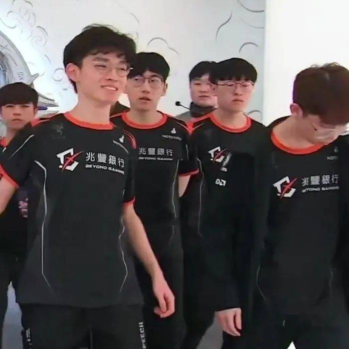 BYG唯一正常人Doggo被狂吹，S赛冠军不在话下，LPL会花上千万疯抢_观众