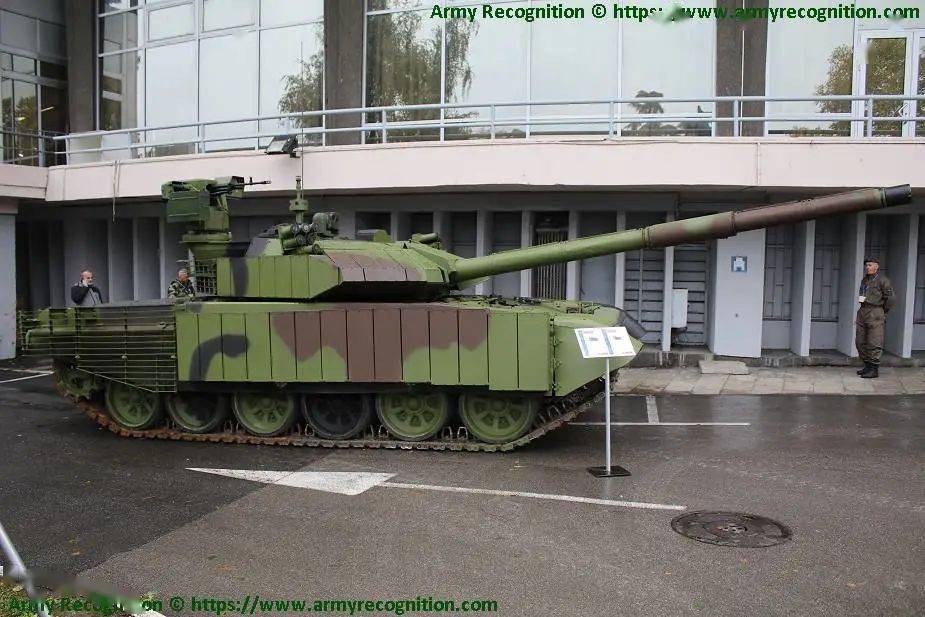 装甲丨巴尔干重骑兵！新一代M-84AS2主战坦克！_塞尔维亚