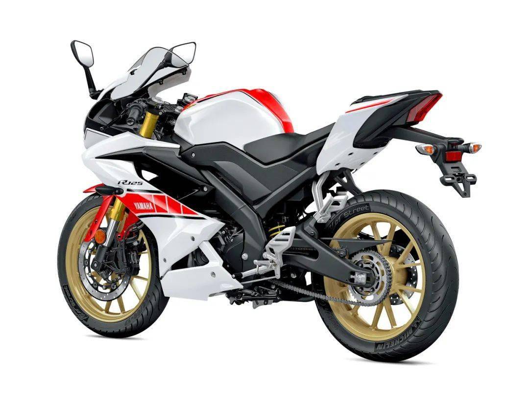 Yamaha 新 YZF-R125 欧洲版、YZF-R15/R15M 印度版_搜狐汽车_搜狐网