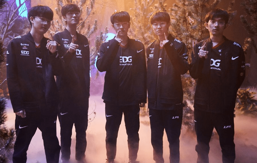 EDG教练茂凯回顾EDG夺冠历程！世界赛EDG是被低估的一支战队_朱开_Jiejie_比赛