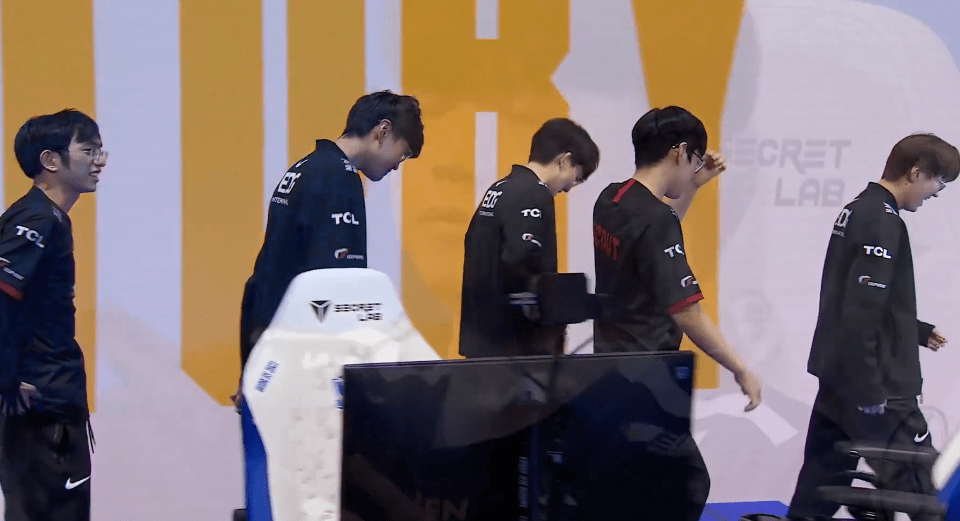 EDG教练茂凯回顾EDG夺冠历程！世界赛EDG是被低估的一支战队_朱开_Jiejie_比赛