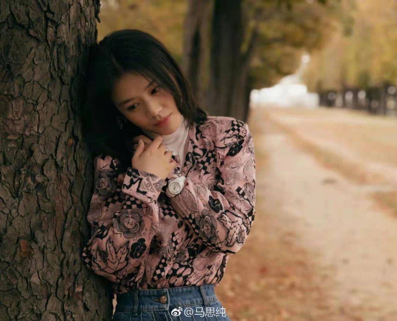 发型比化妆还重要!10款发型,让你看上去更瘦!脸型长发脸部