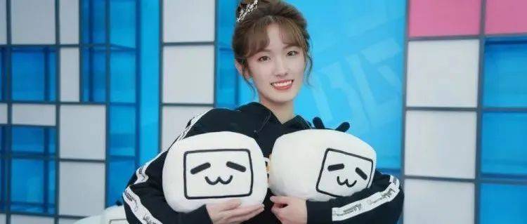 YYDS_Uzi_选手_直播