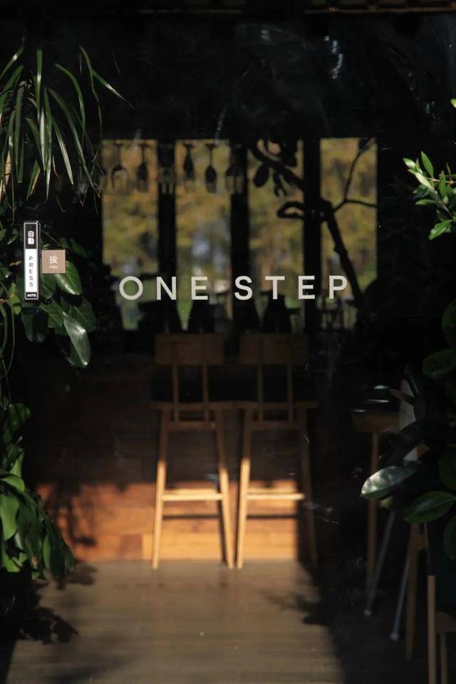 京城首家！探秘最热门“一尺花园”咖啡馆，西山脚下体会海派腔调_空间_自然_褚玉玺