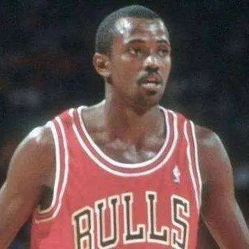 OL2 | 连续三年三分球大赛冠军！S13克莱格.霍奇斯（90版）数据预测_球员_传球_防守篮板