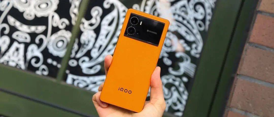 iQOO 9 Pro 体验：多项独占技术加身，骁龙 8 阵营新晋全能王_散热_屏幕_棱镜