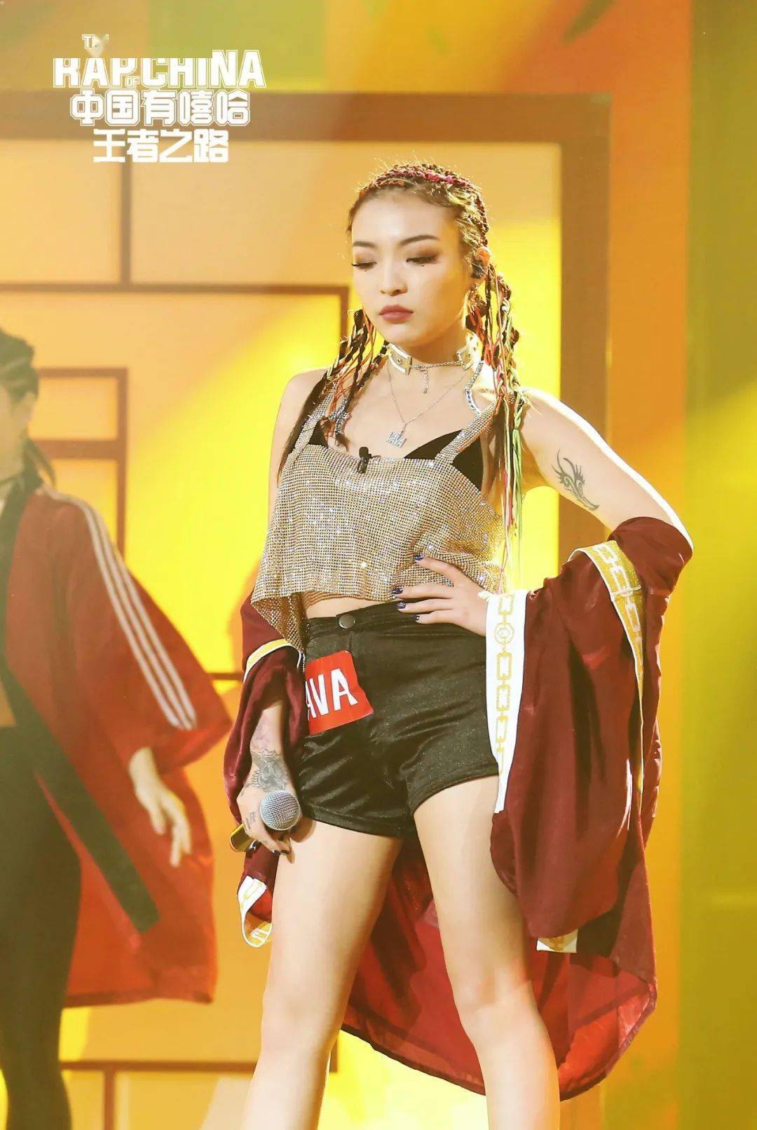 VaVa "私密纹身" 有什么内涵！？浴缸大秀释放狂野性感风！网友：这还是 VaVa 吗？_Vava_Rapper_展现