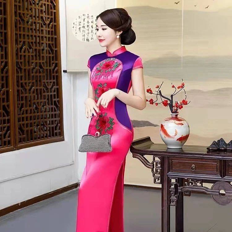 如果有人问你旗袍美在哪里,你可以这样告诉她女性胸襟开衩